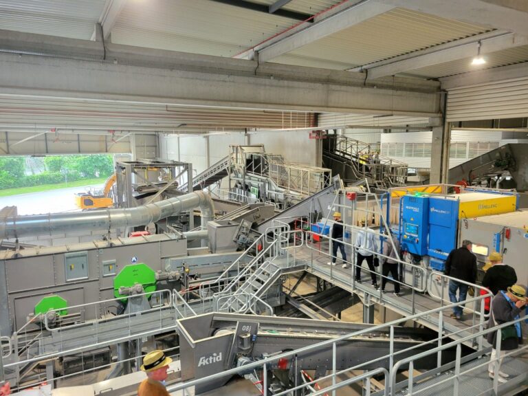 A Sorting Centre Capable Of Recovering Mixed Wood - RecyclingInside