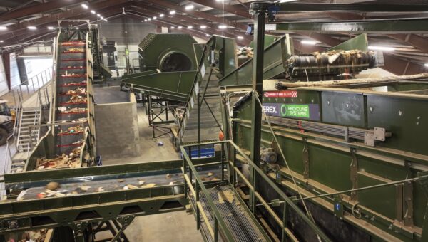 AI-Driven Smart Recycling: The Future of Waste Sorting - RecyclingInside